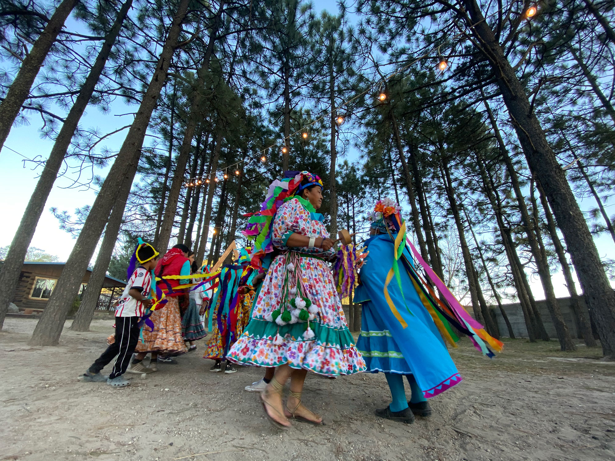 Practicar kórima con los rarámuri - AmoMéxico: Un país en 100 experiencias